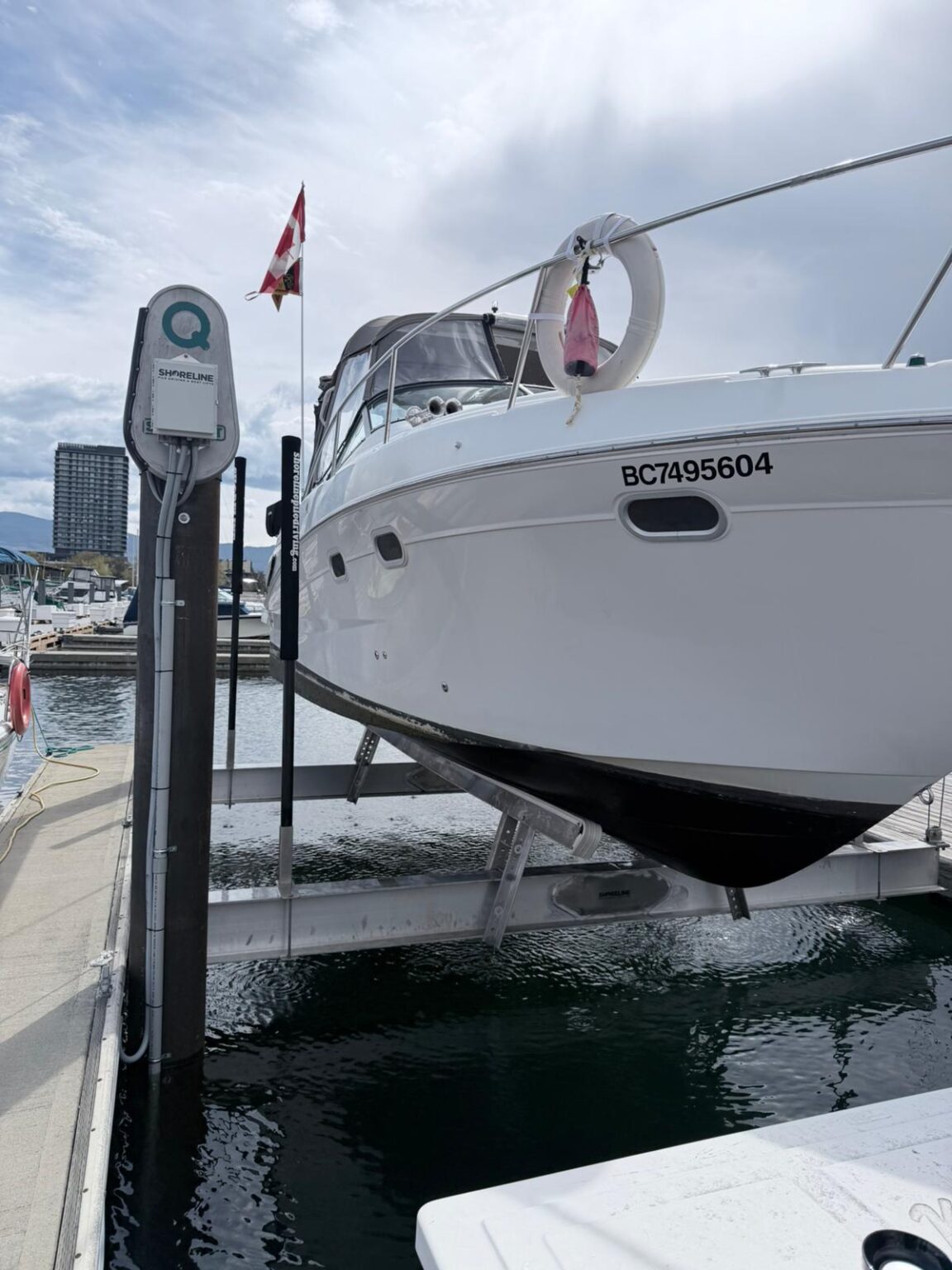Boat Lift Service - Kelowna Yacht Club